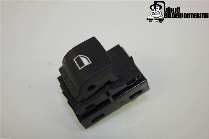 61319241649 : fensterheizungsschalter - Autoparts24