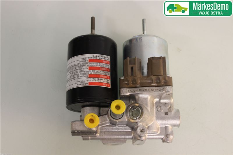4707012010 : Rembekrachtiger en ABS pomp - Autoparts24