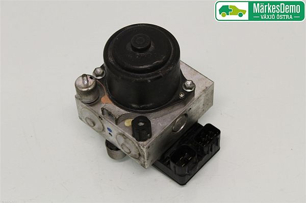 44050-26040 : ABS pomp - Autoparts24