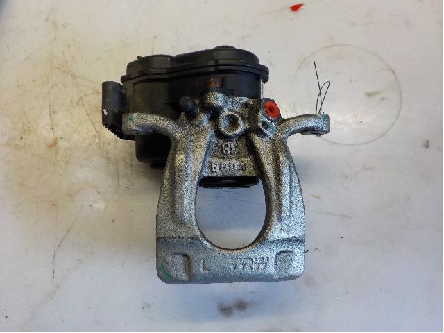 440114CA0A : Remklauw, linksachter en Remklauw, rechtsachter - Autoparts24