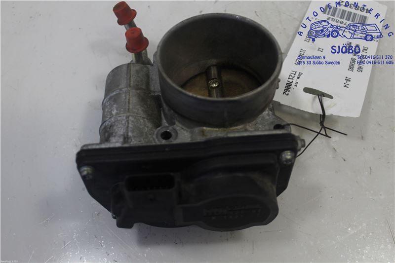 526-01 : Gasklephuis en Spiegelhuis - Autoparts24