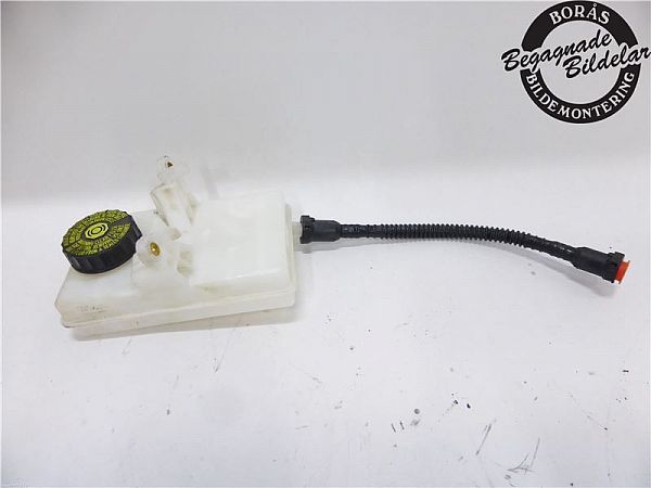 4635C3: Bremsevæskebeholder, Brændstoftank, Ekspansionsbeholder, Bremse ...