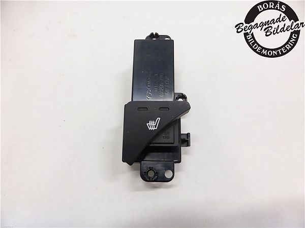93330-3W000WK : Stoelverwarming schakelaar - Autoparts24