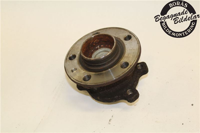 31329971 : Asschenkel / Wielnaaf achter en Achternaaf - Autoparts24