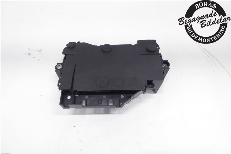 Volvo V40 - Bezpieczniki / Skrzynka bezpieczników V40 | Autoparts24