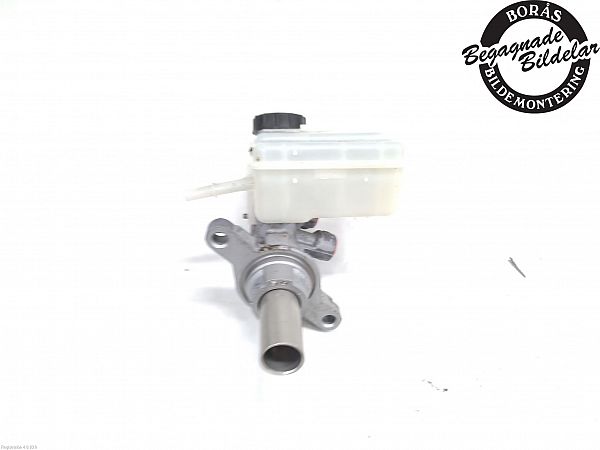 2372573 : Hoofdremcilinder - Autoparts24