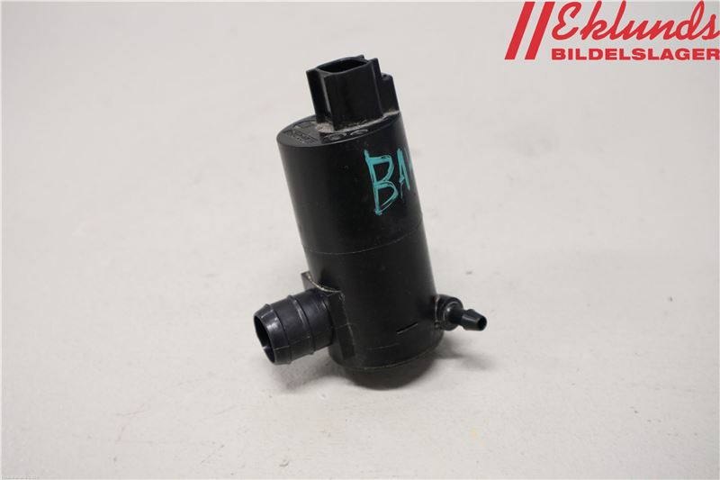 8533002040 : Ruitensproeier pomp / motor - Autoparts24