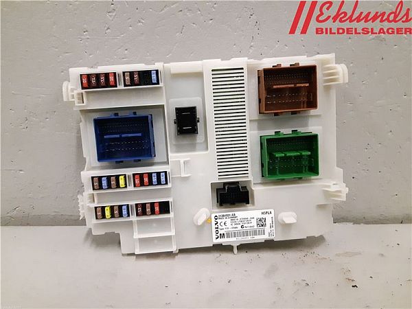 Brugt Volvo Xc60 - Sikringsboks | Autoparts24