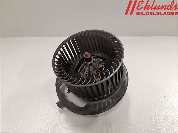 CZ016060-0866 : Kachel Ventilatiemotor / aanjager - Autoparts24