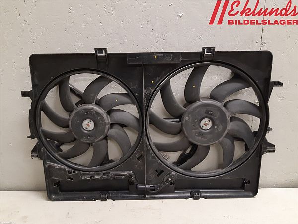 8K0121207A : Koelvin / Vin en Radiator bovenkant - Autoparts24