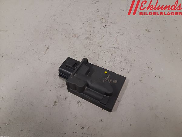 31355909 : Styrboks diverse - Autoparts24