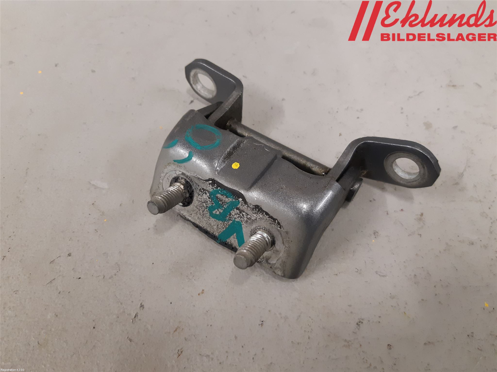 Nissan QASHQAI II SUV (J11, J11_) Rear hood hinges 90400EY10A