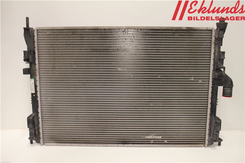 Dacia Sandero - Radiateur Sandero | Autoparts24