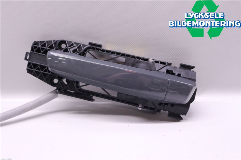 8V0-837-205-A : Handgreep / deurgreep achterklep - Autoparts24