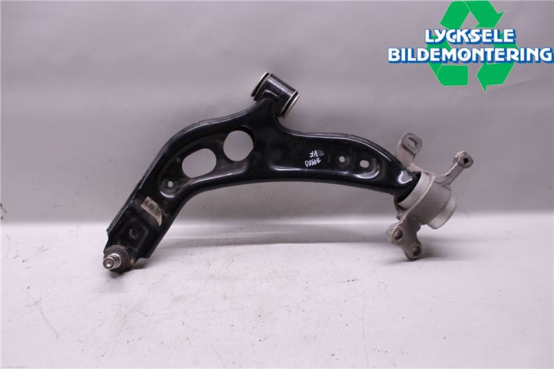 31126879843 : Bærearm forrest nederst - Autoparts24
