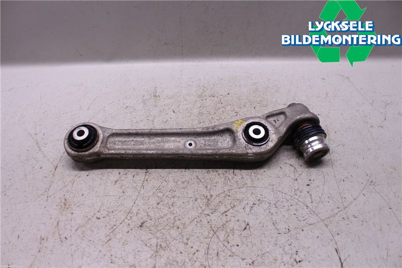 8W0-407-152-C : Bærearm forrest nederst - Autoparts24