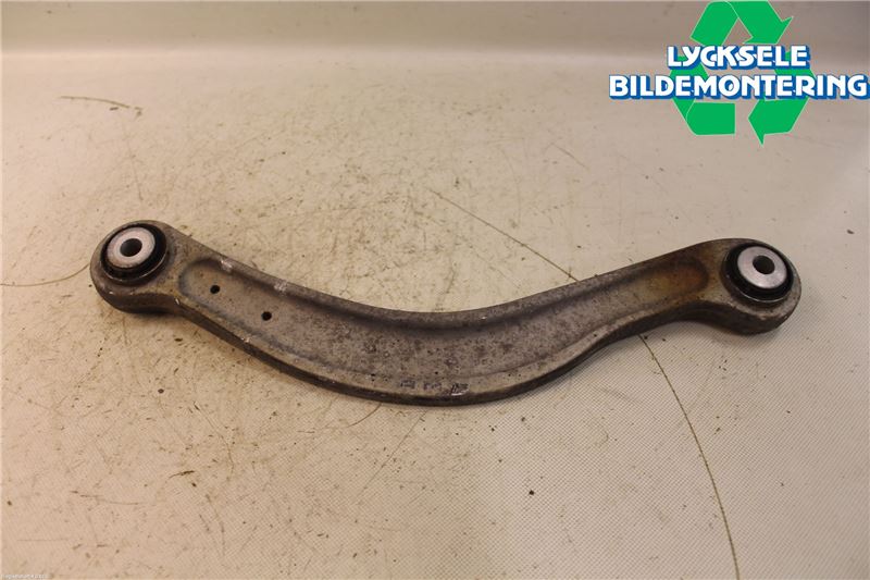 A2043500232 : Bærearm - bagerst øverst og Bærearm bag - Autoparts24