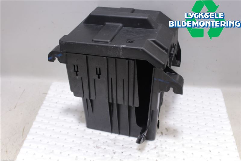 Brugt Opel Vivaro - Sikringsboks | Autoparts24