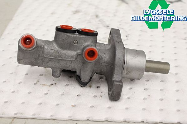7LA-611-019-REP : Hoofdremcilinder - Autoparts24