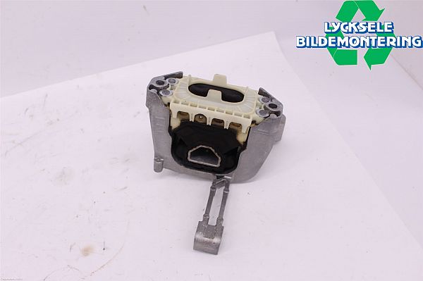 2Q0199262BJ : Motorrubber / Motorsteun en Motorophanging - Autoparts24