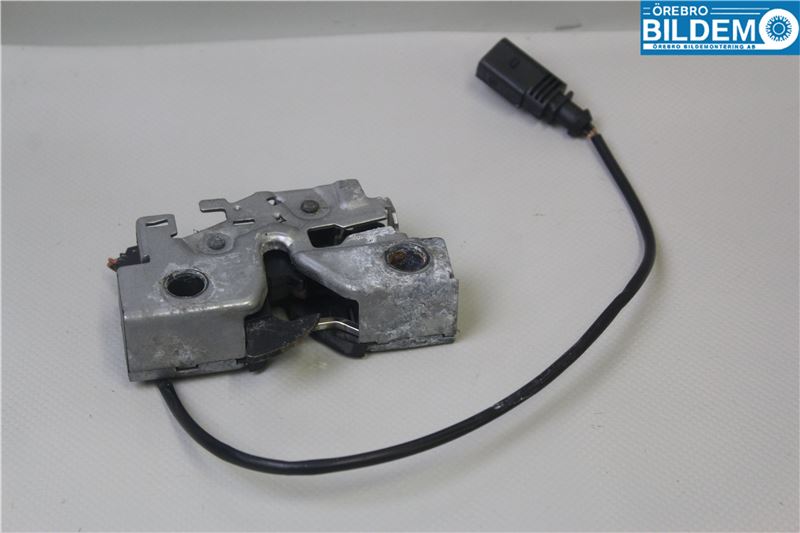 5E0823509B : Motorkap slot - Autoparts24