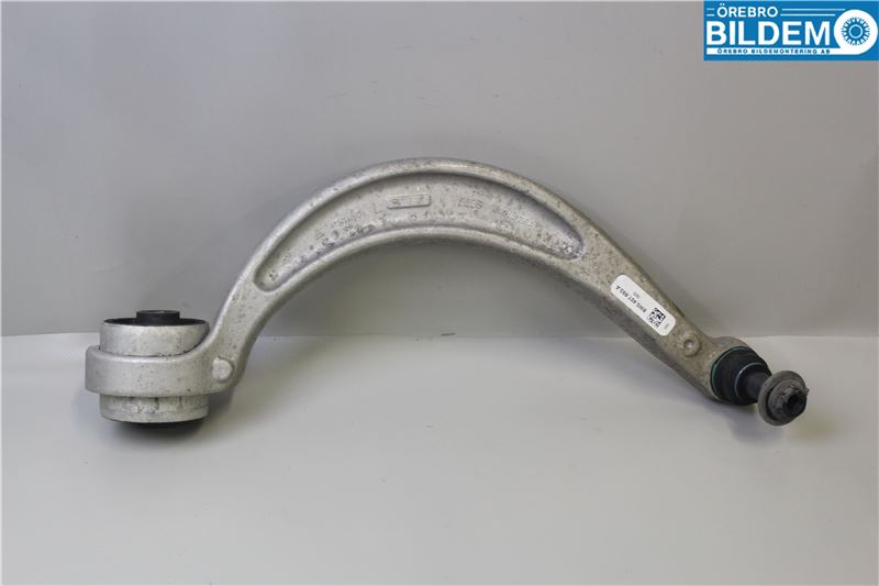 8W0407693A : Bærearm forrest nederst - Autoparts24