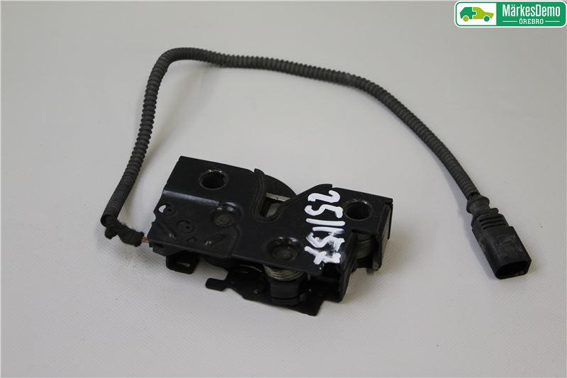 5G1-823-509-C : Hjelmlås og Kontakt - elrude - Autoparts24