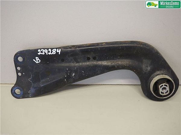 5Q0505223D : Bærearm bag og Bærearm - bagerst øverst - Autoparts24