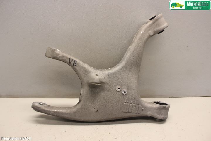 8K0-505-311-J : Bærearm bag og Spindel - bag - Autoparts24