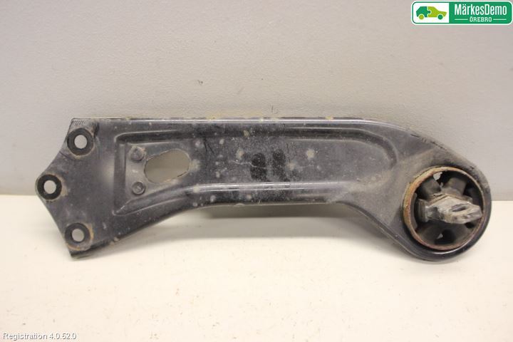 55270-D3050 : Bærearm bag - Autoparts24