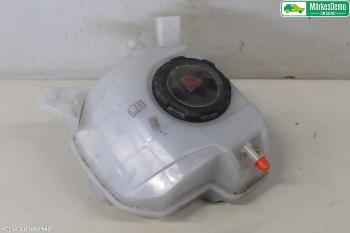 2Q0121407 : Expansievat / Koelvloeistof Reservoir - Autoparts24