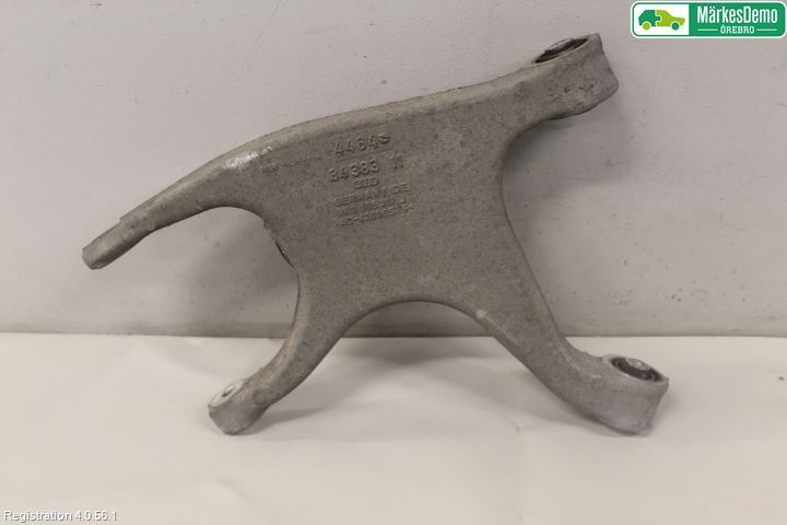 8K0-505-311-J : Bærearm bag og Spindel - bag - Autoparts24