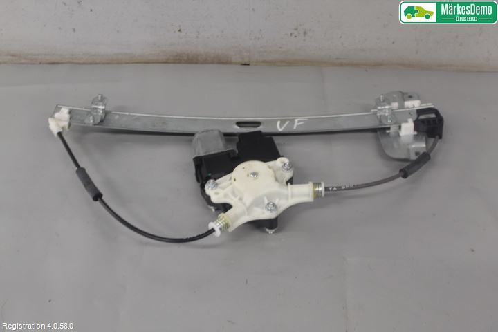 82450-1Y010 : Fensterhebermotor und Fensterheber - Autoparts24