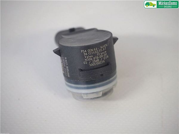 1633559680 : Parkeerhulp achter sensor en Parkeerhulp sensor voorzijde ...