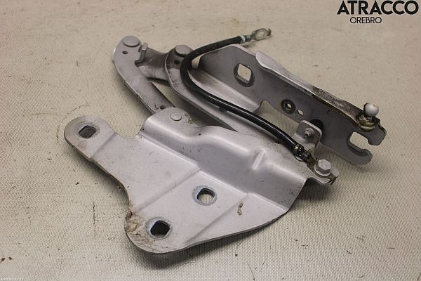 BMW X1 - Motorkap scharnier X1 | Autoparts24