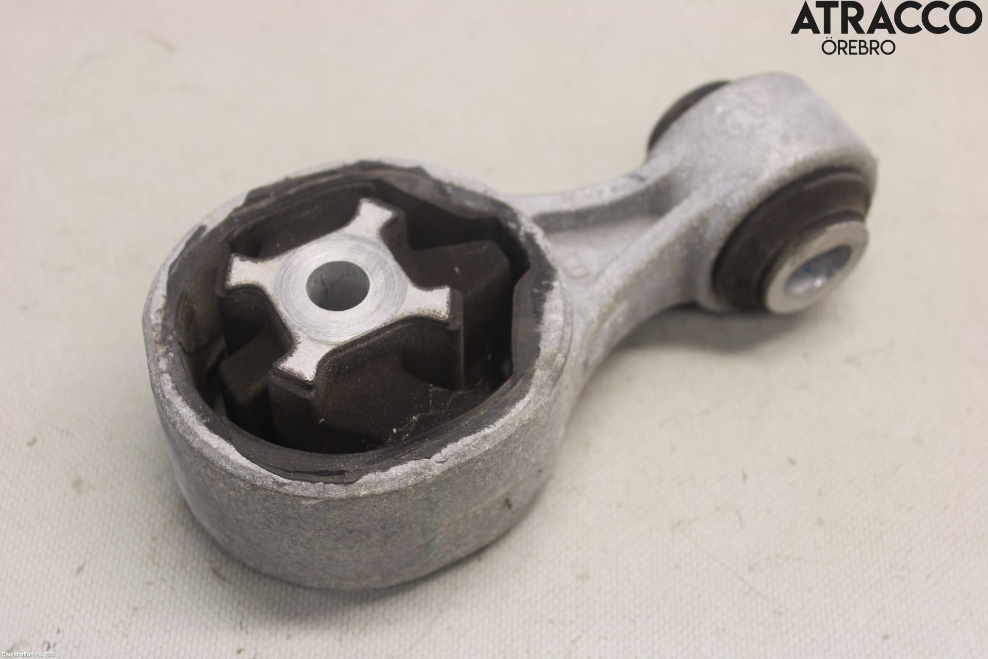Nissan QASHQAI II SUV (J11, J11_) Engine mounting 113504BA0A