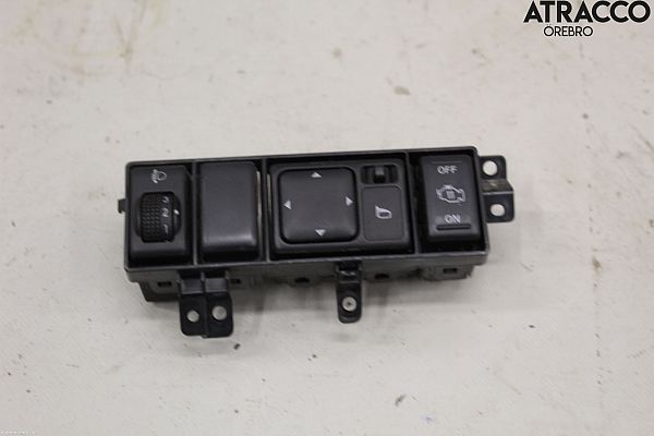 25570AX005 : Seitenspiegelkontakt - Autoparts24