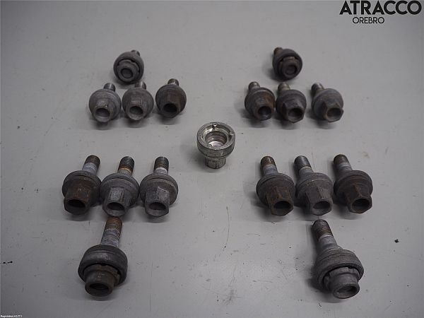 9817024580 : Velg toebehoren - Autoparts24