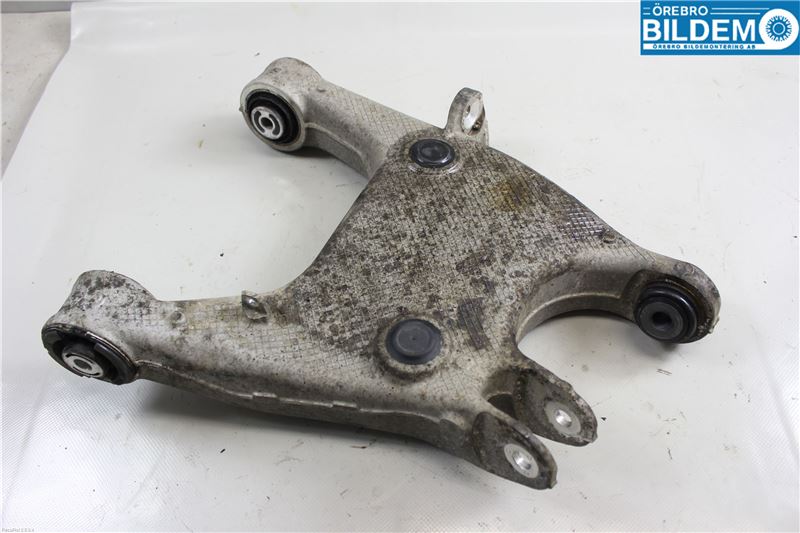 33-32-6-865-897 : Bærearm bag - Autoparts24