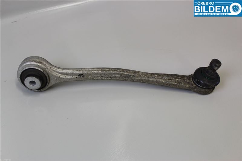 8W0-407-505-C : Bærearm forrest øverst - Autoparts24