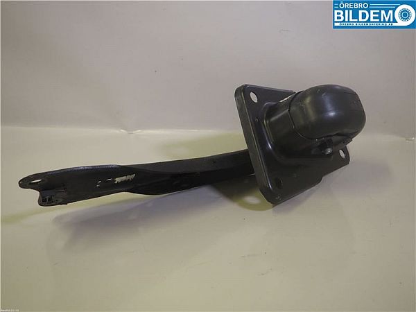 3Q0505223 : Bærearm bag - Autoparts24