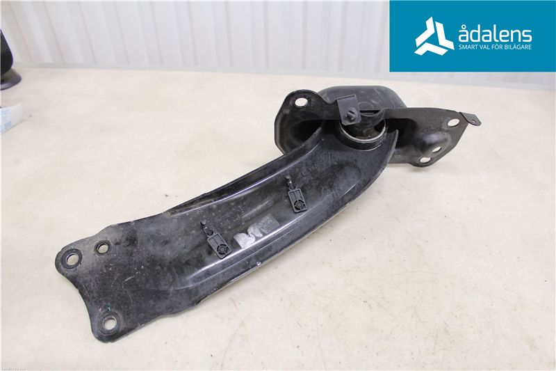 3C0-505-223-C : Draagarm achter en Draagarm, lboven - Autoparts24