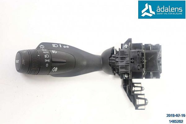 31674102 : Kontakt - blinklys og Kontakt - kombi - Autoparts24