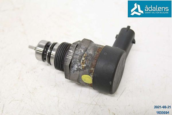 0281002990 : common rail (Injectie) / Verstuiver Brug en Dieselpomp ...