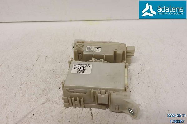 Toyota Hilux - Fuse box Hilux | Autoparts24