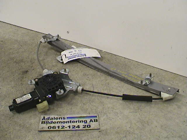 988101C100 : Portierruitmotor en Raamhevel - Autoparts24