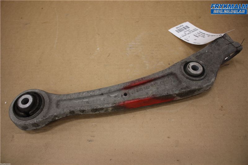 8K0407155C : Bærearm forrest nederst - Autoparts24