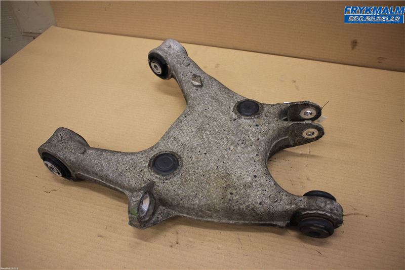 33326865898 : Tragarm hinten - Autoparts24