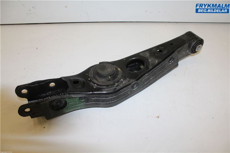 55220D3050 : Draagarm achter en Stabilisator, achter - Autoparts24