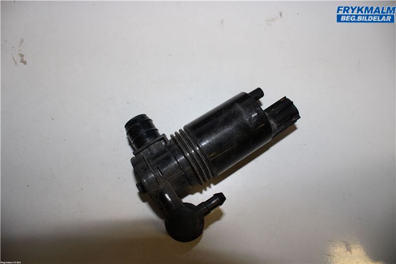 1026810 : Ruitensproeier pomp / motor - Autoparts24